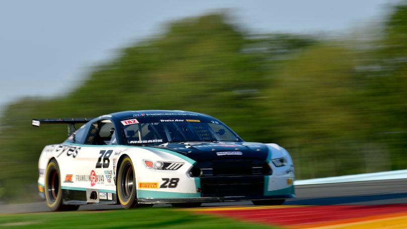 TeamSLR Takes Championship Hunt to VIR